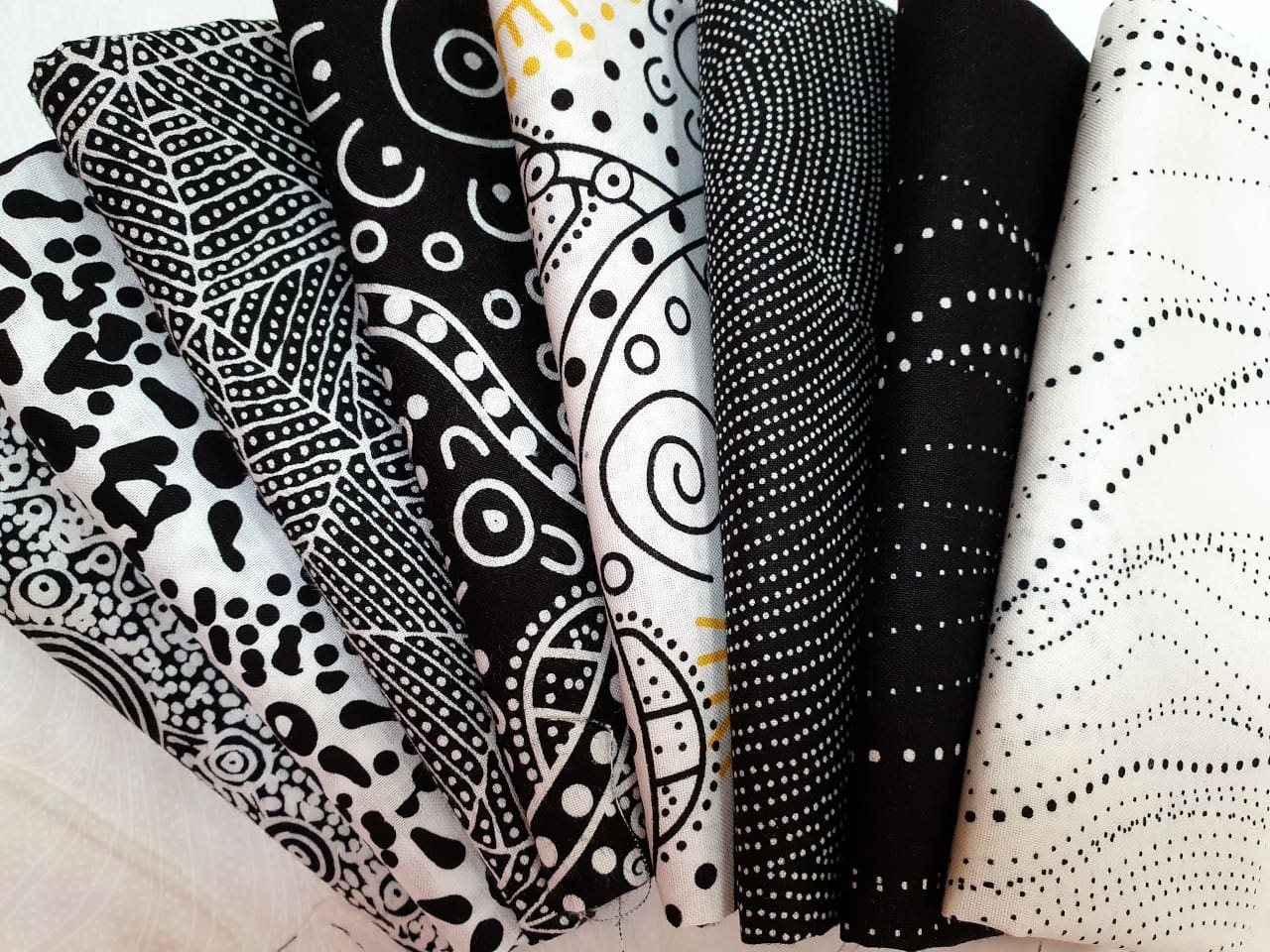 Black & White Pack – Aboriginal Fabric Gallery